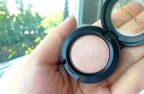 All That Glitters Glitter Eyeshadow All That Glitters Glittery Hair Beauty Blush Cosmetics