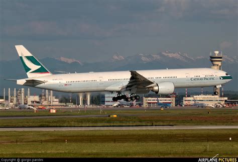 B KPP Cathay Pacific Boeing 777 300ER At Milan Malpensa Photo ID