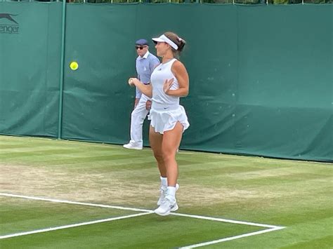 Interviu Cu Maia Burcescu Jucătoarea De Tenis Română Care Face