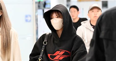 니쥬 마유카 ‘멋스러운 찢어진 청바지 패션 포토엔hd