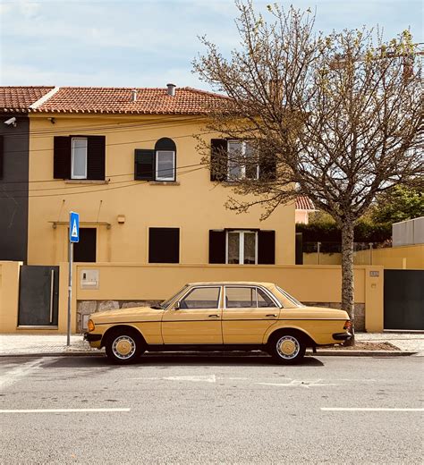 A Double Decker School Bus Scrolller