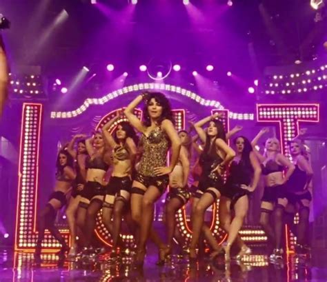Priyanka Chopra Cabaret Song Asalaam E Ishqum From Gunday Photos