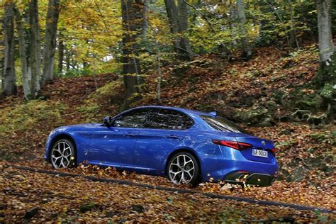 Alfa Romeo Giulia Veloce Nuove Foto Ufficiali Esaltano La Sua Bellezza
