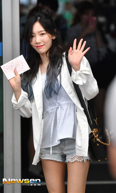 포토엔hd 소녀시대 태연 ‘홍콩 다녀올게요 손에 잡히는 뉴스 눈에 보이는 뉴스 뉴스엔