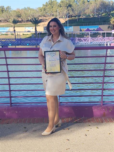 תושבות ראשון לציון מיכל כהן קזס וגולי עידן זכו במקום הראשון והשני בפסטיבל השיר הבא בניהולו של