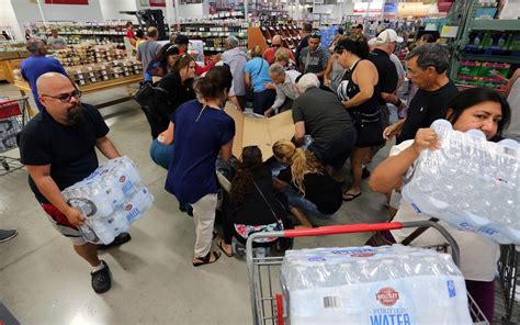 Furacão Irma Atinge O Caribe Fotos