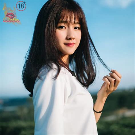 Co Gai Xinh Xan Show Vu Trang Trong Nha Tam Anhsexvipme Medium