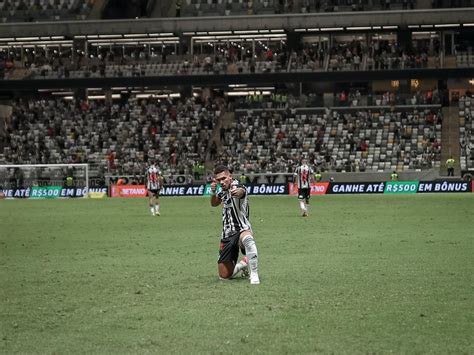 Paulinho Assume Vice Artilharia Do Brasileirão Com 13 Gols Portal