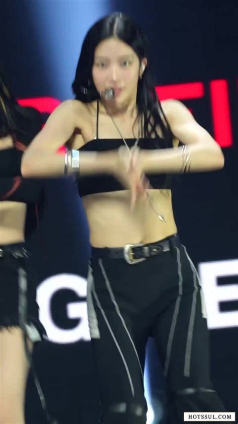 탱크탑 르세라핌 카즈하