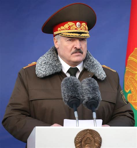 Alexander Lukashenko La Fórmula Del último Dictador De Europa Pena De