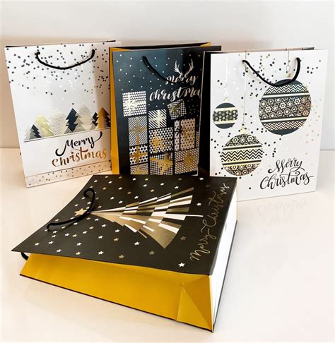 Подаръчна торбичка с коледни мотиви