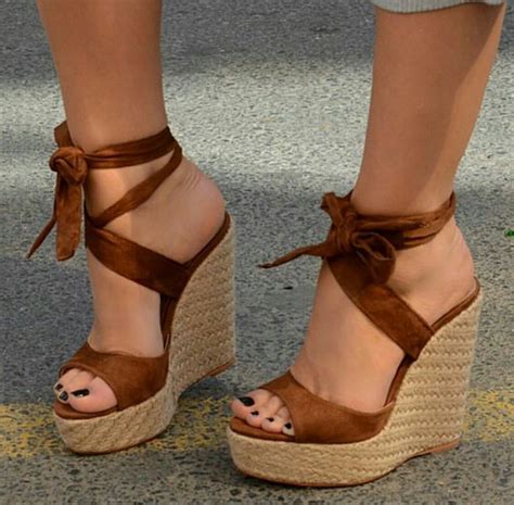 Pin By Moni On Love Platforms Heels Cute Shoes Shoes Heels Wedges