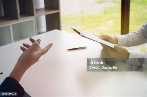 비즈니스 사람들 회의 디자인 아이디어 전문 투자자 프로젝트를 새로운 시작 일 개념입니다 사무실에서 계획 하는 사업 개념에 대한 스톡 사진 및 기타 이미지 Istock