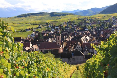 Famille Hugel | Photos de Riquewihr | Image gallery | vin.co