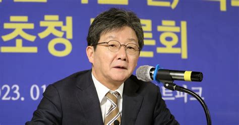 유승민 “윤 대통령 ‘법조 카르텔 왜 언급 않나얼마나 유명한데”