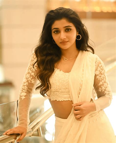 Mirna Menon 🥭🍑🤤💦 Ractressfab