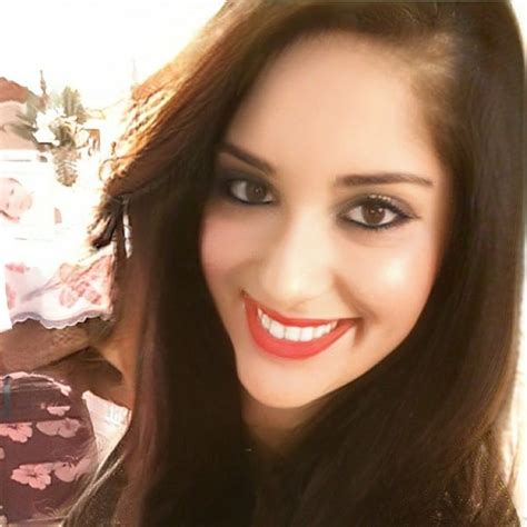 Beautiful Brunette Chrysa Unrated