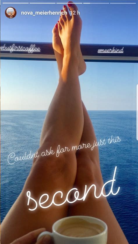 Nova Meierhenrichs Feet