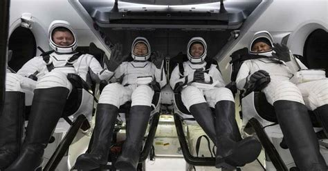 NASA Astronauts Won T Say Which One Of Them Got Sick The Senior Senior