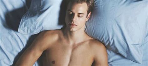 How Sleeping Naked Improves Mens Health 1 Vigor