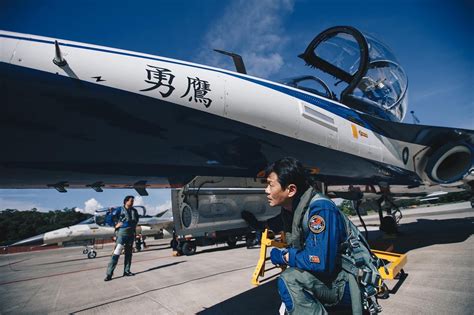 航發協會 迎疫後人潮！ 航空業 擴大徵才計畫 疫情後帶來出國潮，全球航空業面臨新的挑戰，就是要補足人力的缺口！ 航空公司的飛行機師空服員