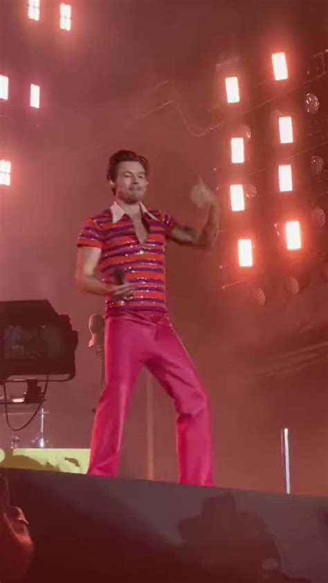 Gema Hugged Louis 10 On Twitter RT Sunfflouwerry My Brain 24 7