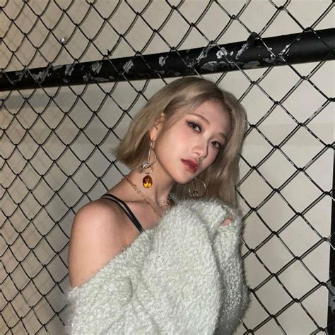 Fromis 9s Lee Seoyeon Charles S Issue Humor