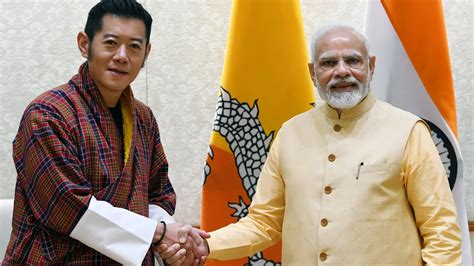 Watch Pm Modi Meets Bhutan King Jigme Khesar Namgyel Wangchuck Poses