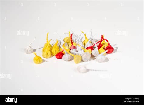 Small Bang Snaps Pop Pop Snappers Toy Torpedo Jumpin Cracker Or