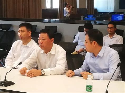 鹰潭市委书记郭安视察鹰潭智慧新城决策指挥中心建设