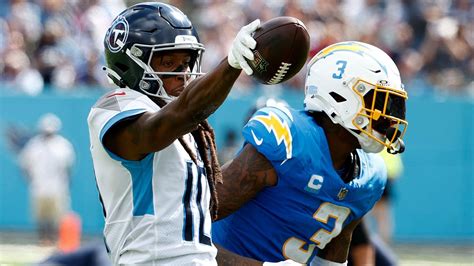 Titans Wr Deandre Hopkins Goes After Reporter On Social Media