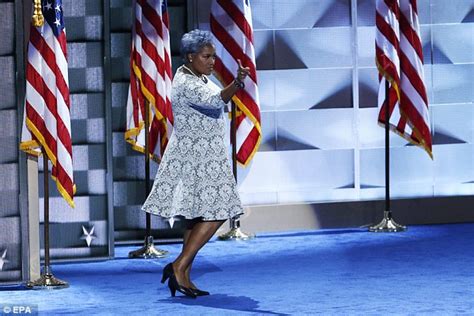 Interim Dnc Chairwoman Donna Brazile Sashays Off The Stage After