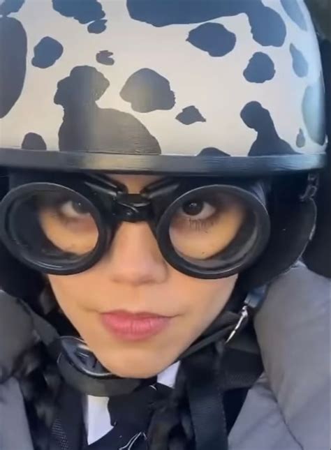 Пин от пользователя Jasxqii на доске Jenna Ortega Семейка аддамс