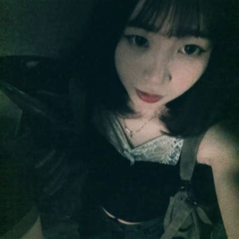 𝐿𝑦𝑧 Lyz0402 On Threads