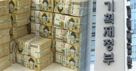 지난해 국가채무 1126조gdp 절반 넘어