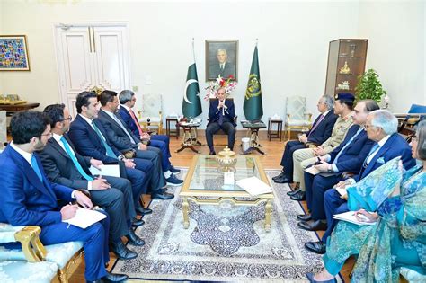 Uae Foreign Minister Meets Pakistani Prime Minister Shehbaz Sharif In