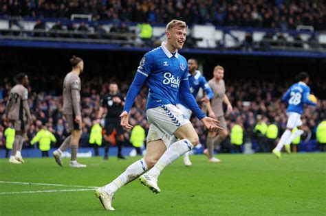 Everton Set Price Tag For Manchester United Target Branthwaite