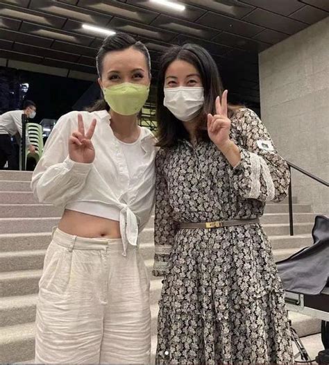 霍啟剛支持香港文娛活動，與郭晶晶拍拖看演出，完全沒有豪門架子 每日頭條