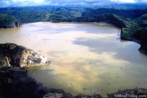 10 Most Unique Lakes In The World 10 Most Today
