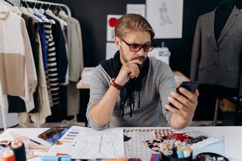 Premium Photo Designer Using Smartphone