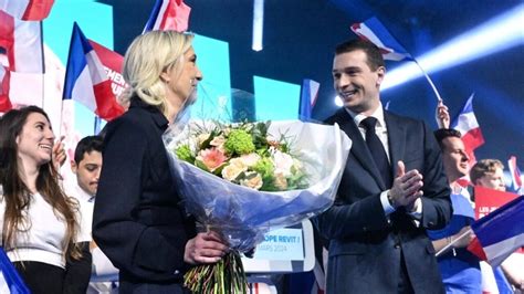 Européennes Aux Côtés De Marine Le Pen Jordan Bardella Lance La