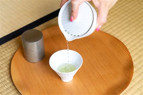 若草園オリジナル「八女玉露」の入れ方。 水出しや氷出しでも美味しくいただけます。 茶舗 若草園