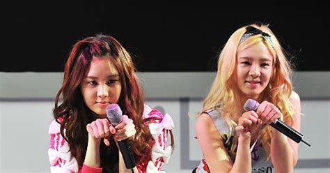 [포토엔]소녀시대 서현 효연 파격 망사스타킹 신고 고양이 포즈