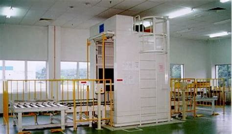 Electric Vertical Pallet Lifter Load Capacity Loading Up To 2000kg