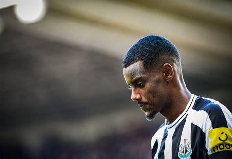Newcastle United Return Date Revealed For Isak Medical Insider