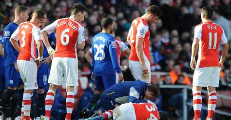 Arsene Wenger Confirms Francis Coquelin Broke His Nose During Arsenal