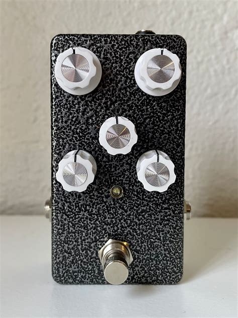 Degenerator Lo Fi Pitch Shifting Modulated Delay Reverb