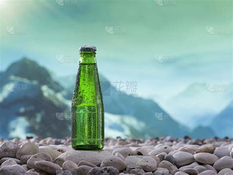 矿泉水瓶子素材 花瓣网