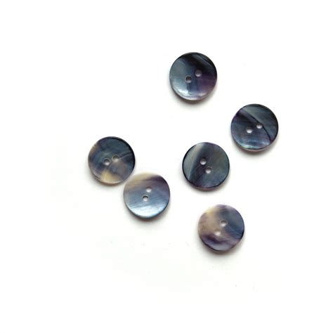 Mussel Shell Buttons 2 Sizes La Mercerie