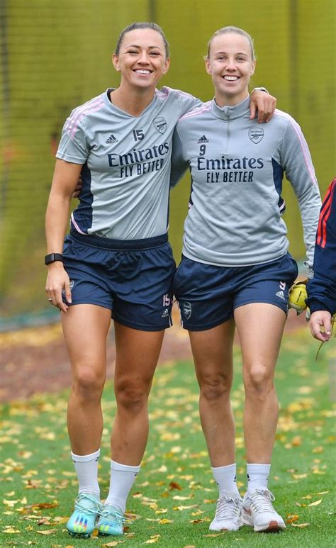 Katie Mccabe Beth Mead Nov17 Female Soccer Players Arsenal Ladies Womens Football